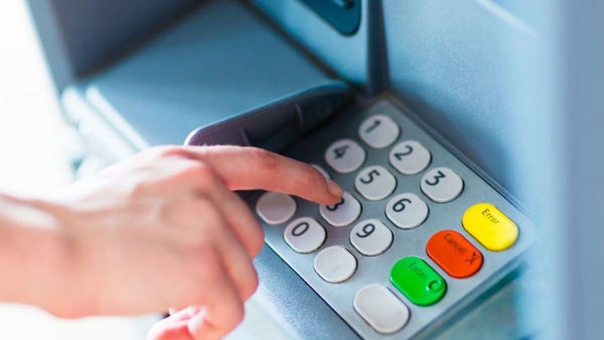 Debit card or credit card stuck in Machine? Here is what to do ...