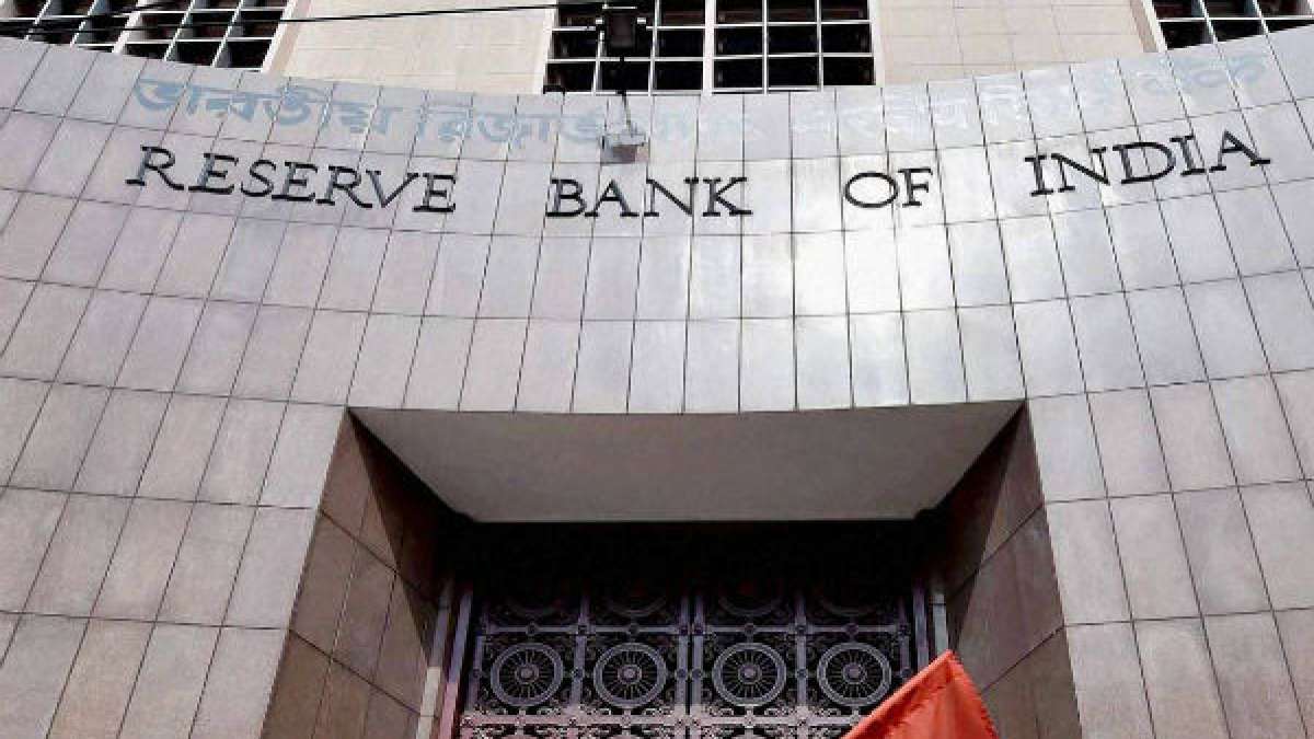 Sudha Balakrishnan Appointed As First Ever CFO Of RBI - Goodreturns