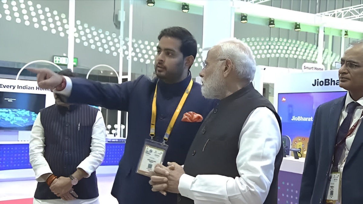 Reliance Jio Launches Jio SpaceFiber: India's Satellite-Based GigaFiber ...