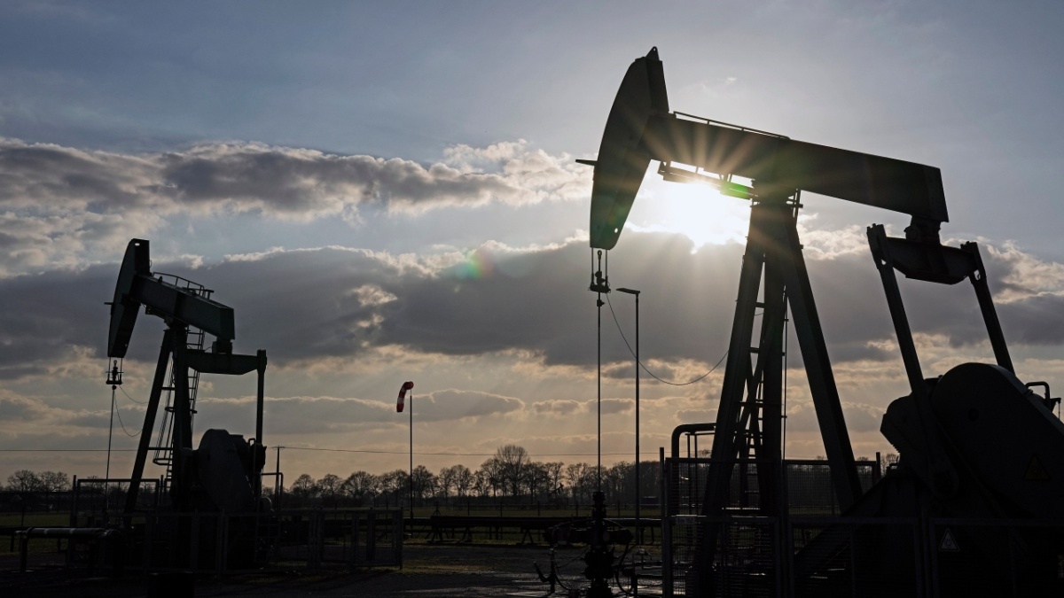 India's First Crude Find: Oil Minister Announces Oil Recovery 30 ...