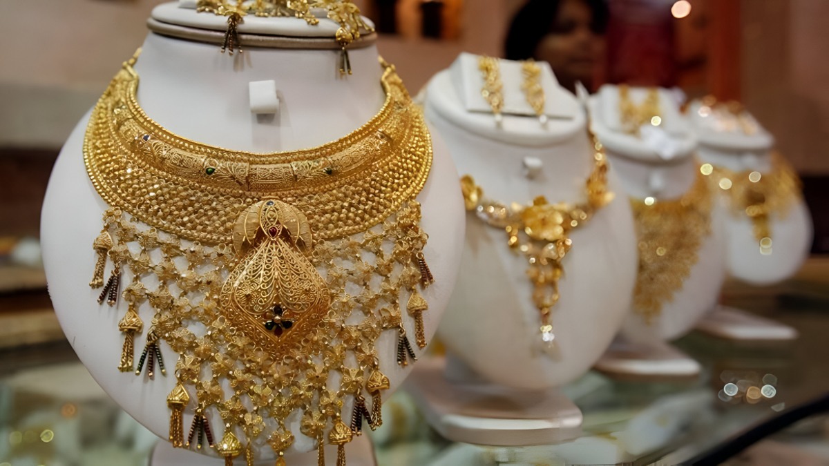 Gold Prices In Dubai Continue To Fall, Rates In Doha Unchanged; What Is ...